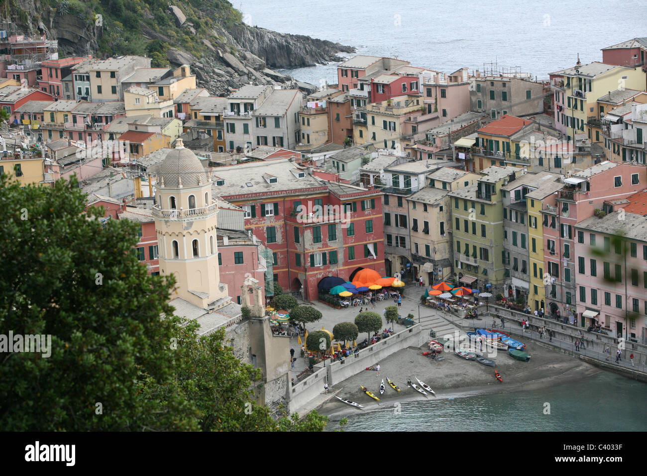 Cinq terres hi-res stock photography and images - Alamy