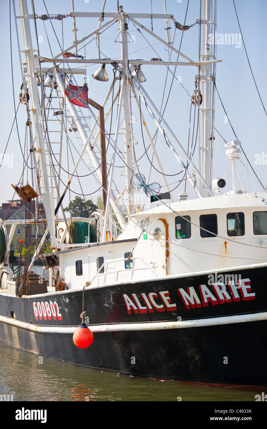 Virginia fishing boats hi-res stock photography and images - Alamy