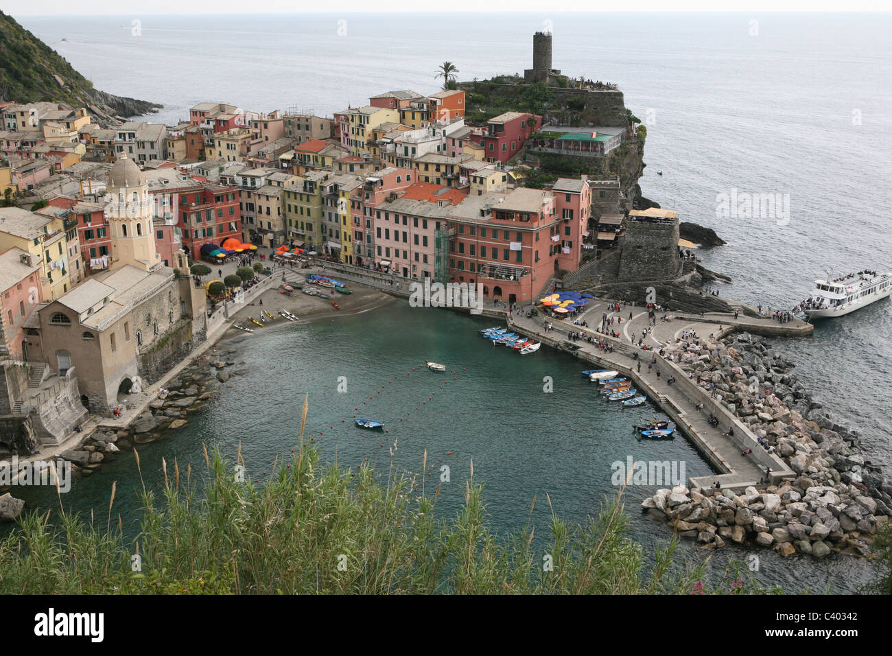 Cinq terres hi-res stock photography and images - Alamy