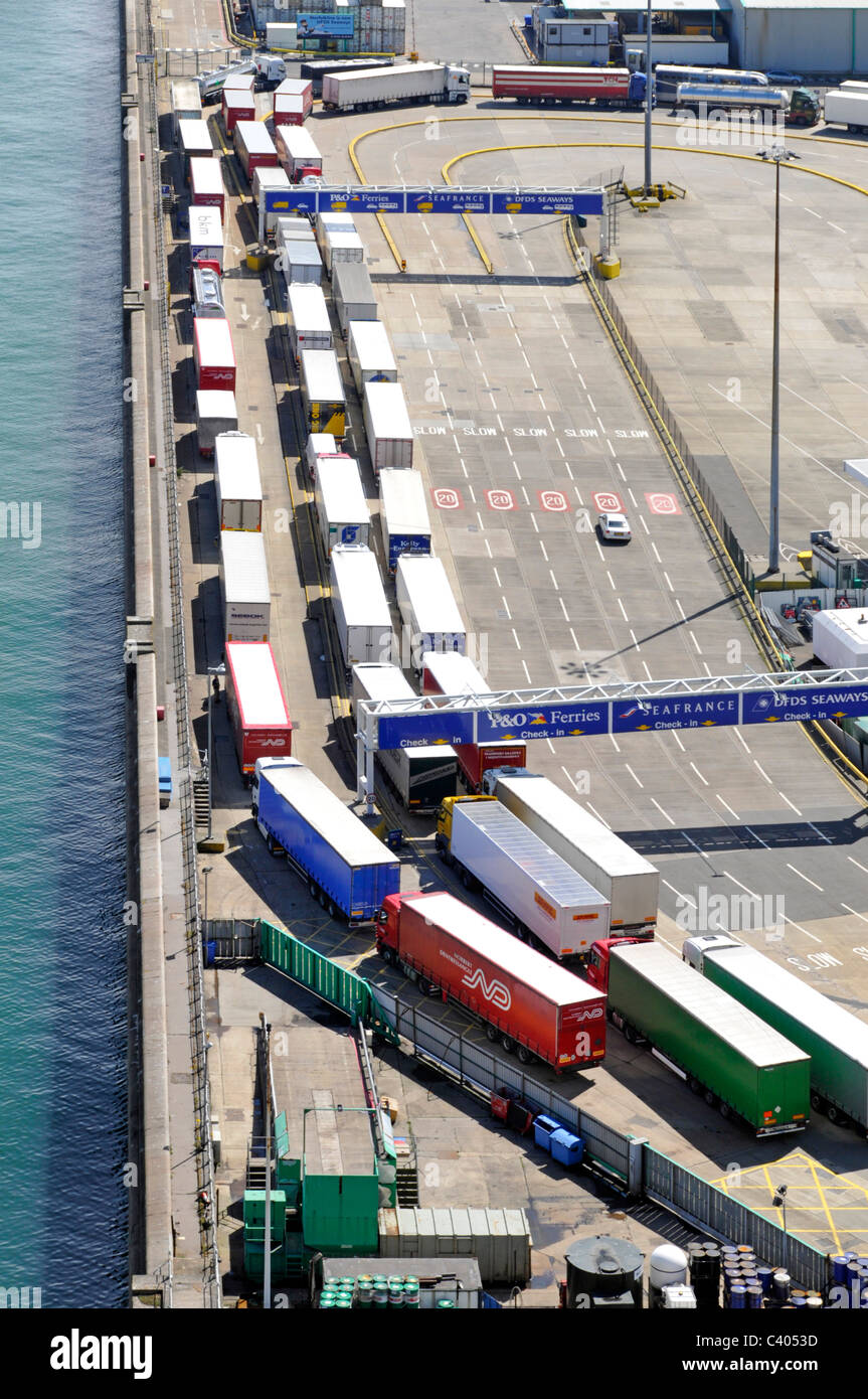 Dover Ferry terminal trucks queuing for check in booths Stock Photo - Alamy