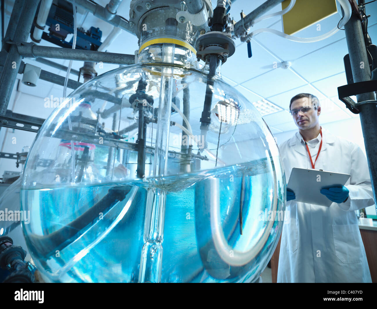 Vessel technology hi-res stock photography and images - Alamy