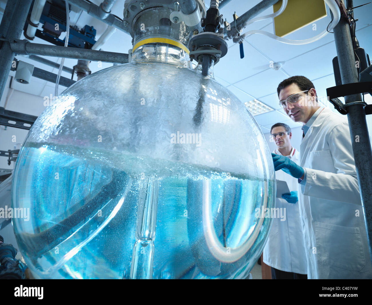Laboratory vessel hi-res stock photography and images - Alamy