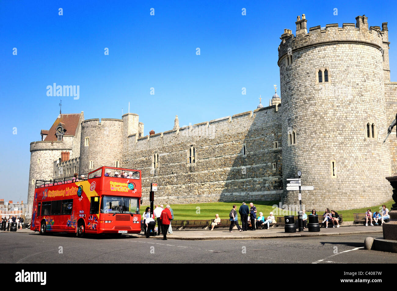 Bus walls hi-res stock photography and images - Alamy