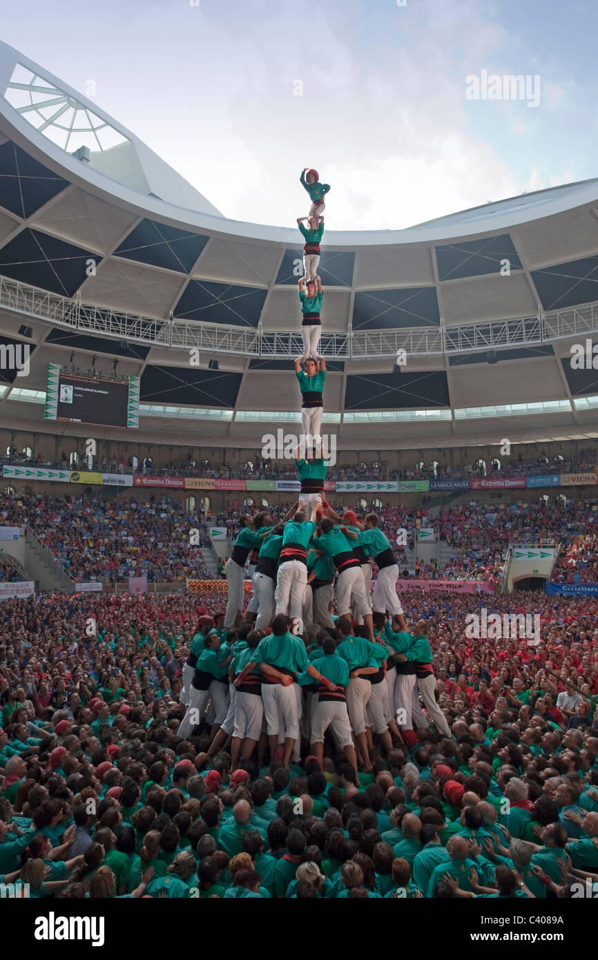 Human pyramid festival hi-res stock photography and images - Alamy