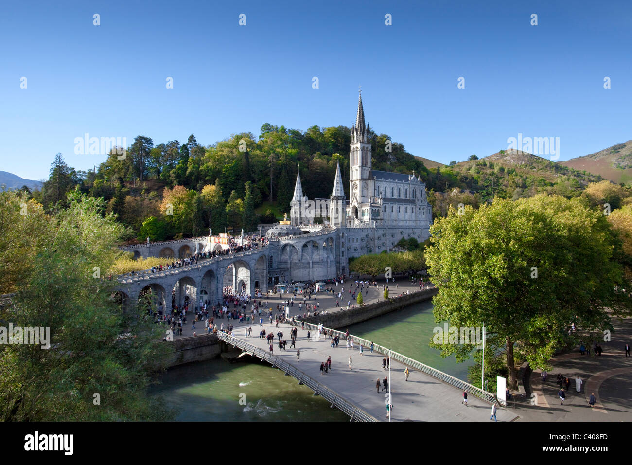 Lourdes basilica hi-res stock photography and images - Alamy