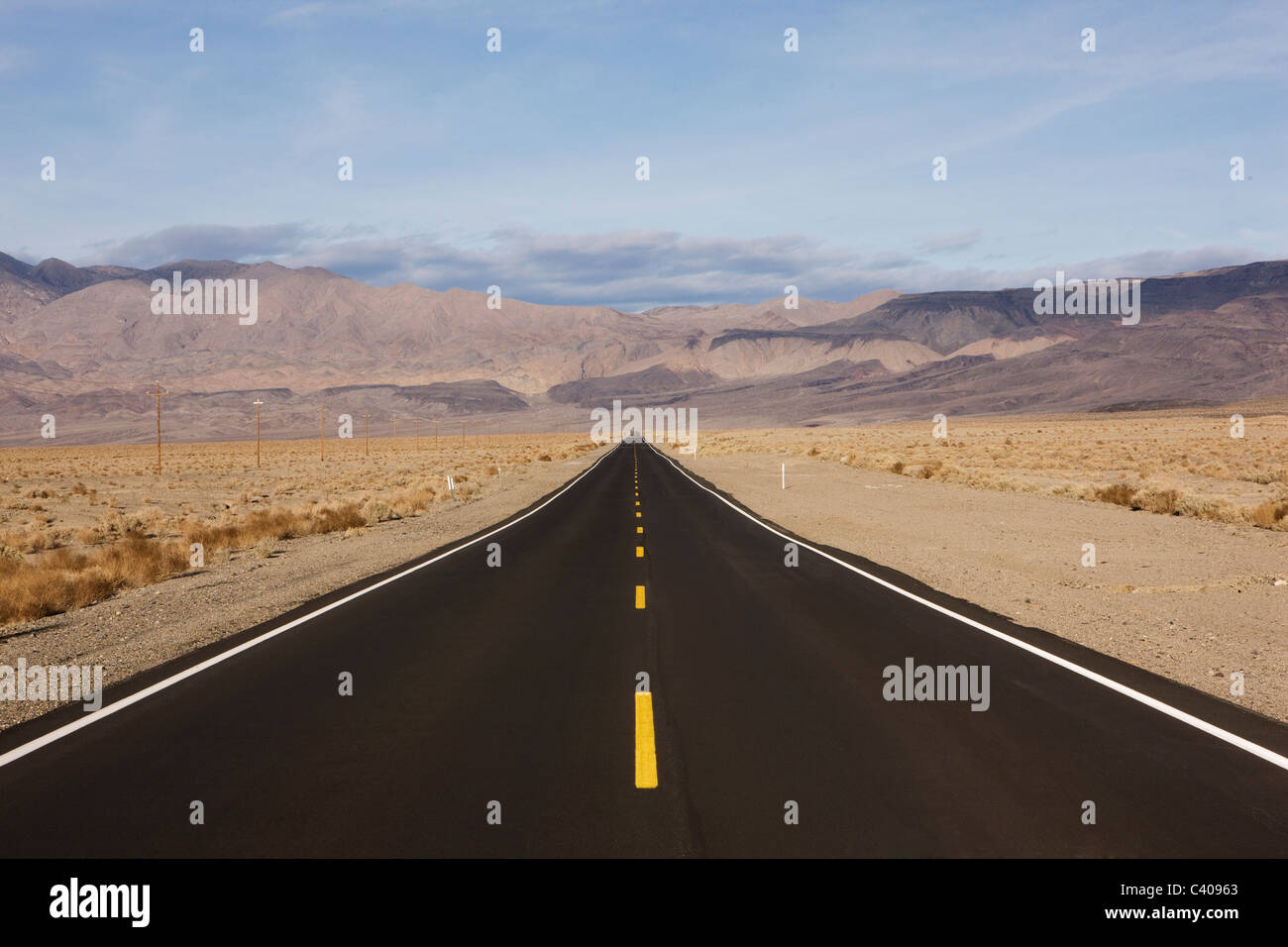 Yellow horizontal stripe hi-res stock photography and images - Alamy