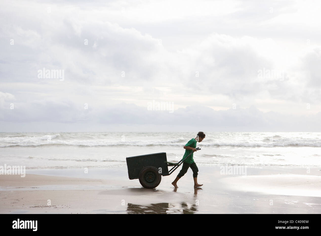 Pulling cart hi-res stock photography and images - Alamy