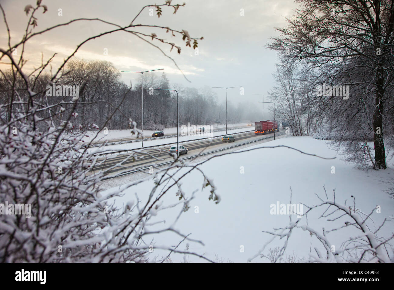 Highway snowy hi-res stock photography and images - Alamy
