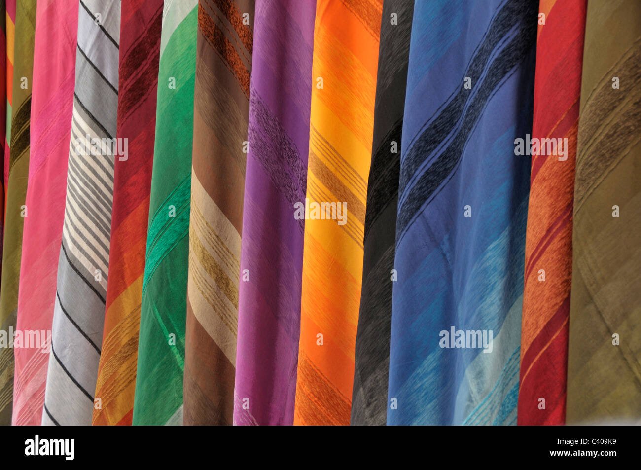 Fez morocco souk hi-res stock photography and images - Alamy