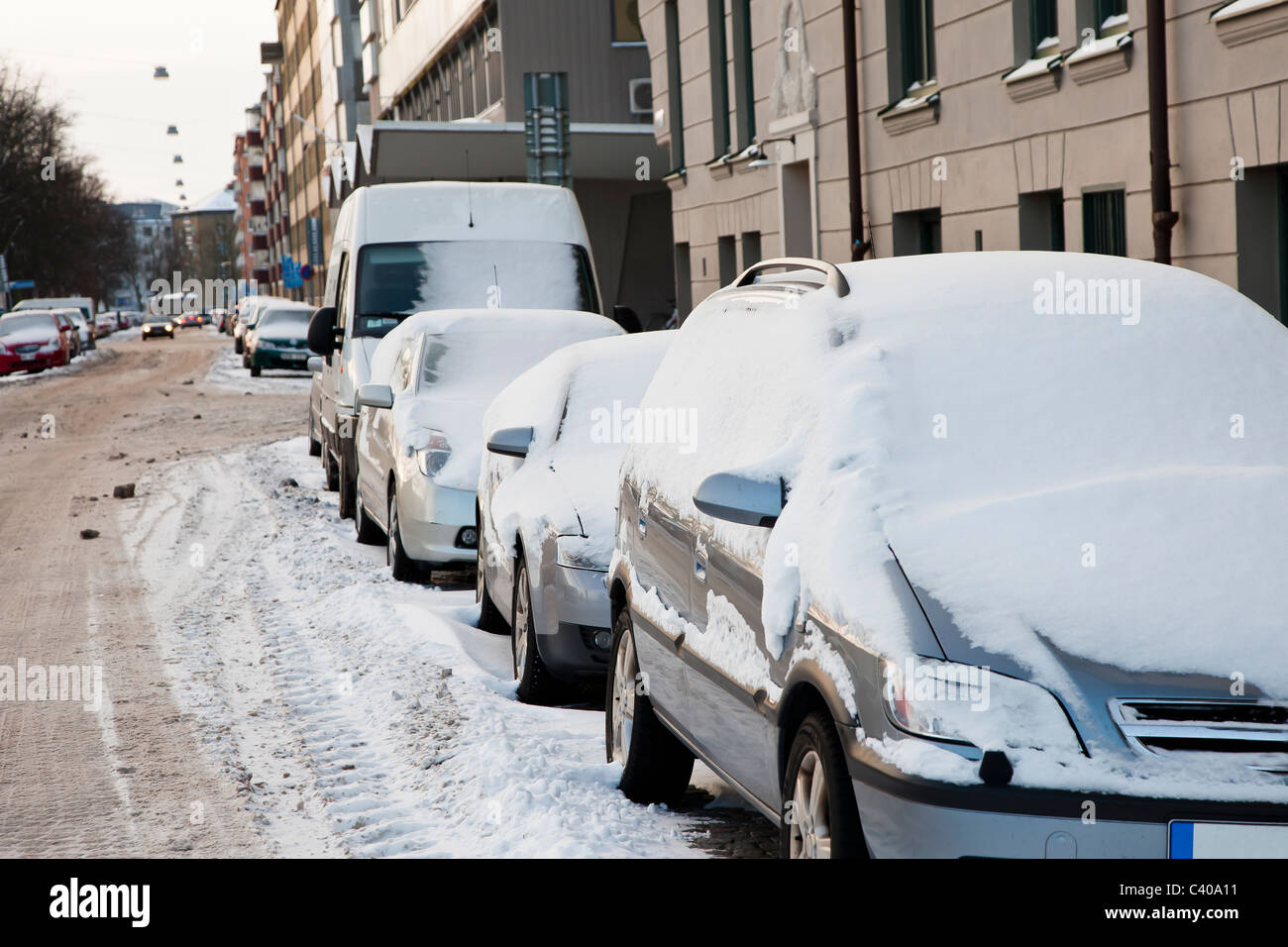 Car winter street hi-res stock photography and images - Alamy