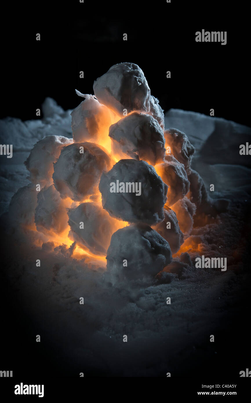 Lamp made of snowballs shining in a dark winters night Stock Photo - Alamy