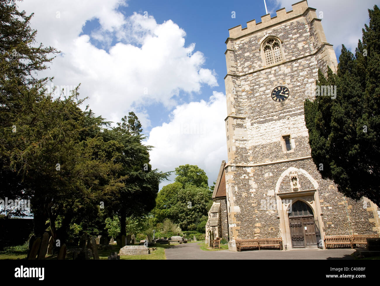Graveyard st michaels parish church hi-res stock photography and images ...