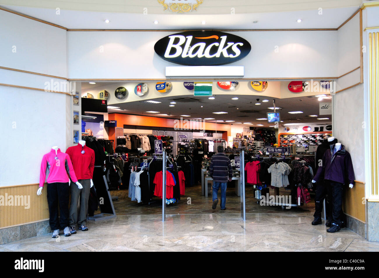 Blacks outdoor retail hi-res stock photography and images - Alamy