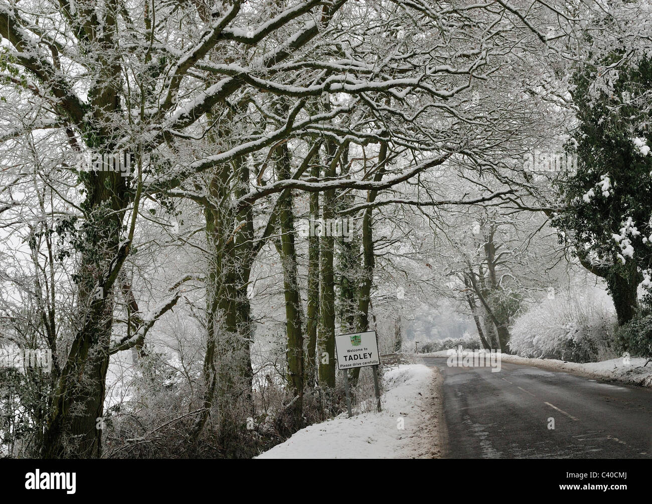 Snow in Tadley, Hampshire. United Kingdom Stock Photo - Alamy