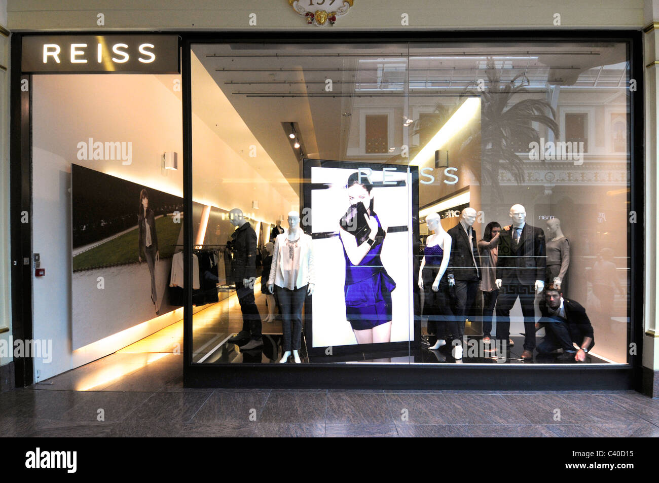 Reiss fashion store shop hi-res stock photography and images - Alamy