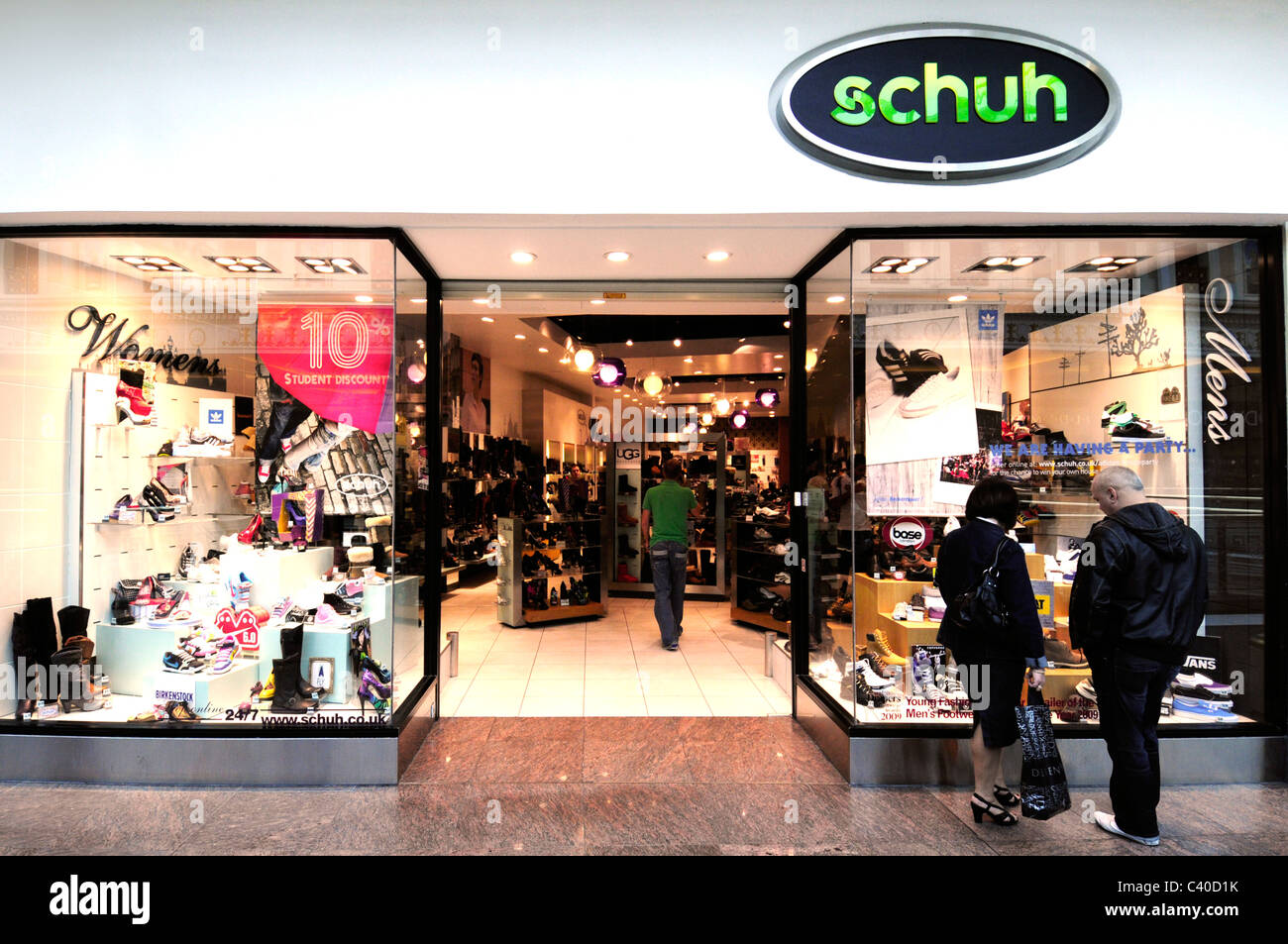 Trainer shoe upright hi-res stock photography and images - Alamy