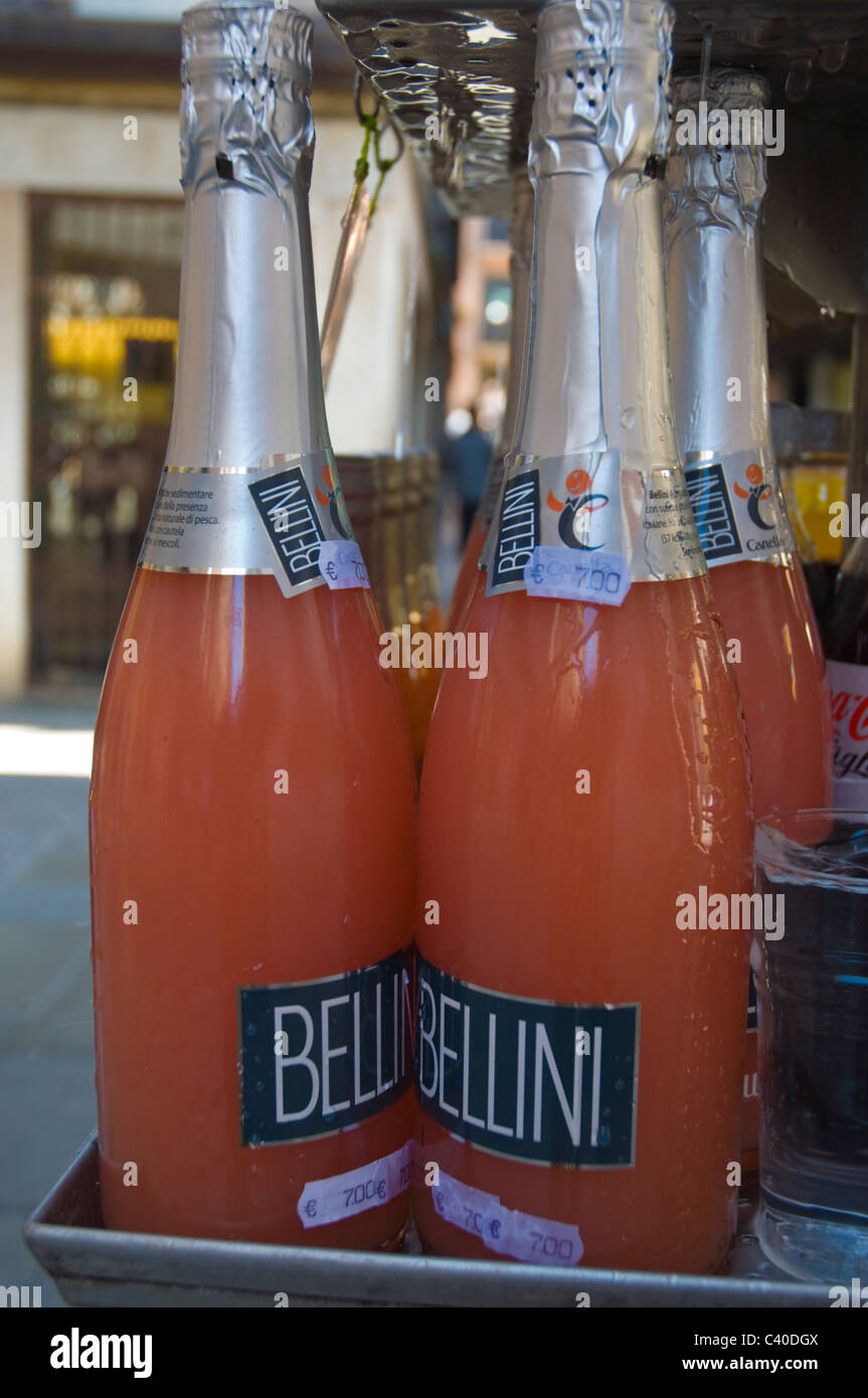 Alcoholi hi-res stock photography and images - Alamy