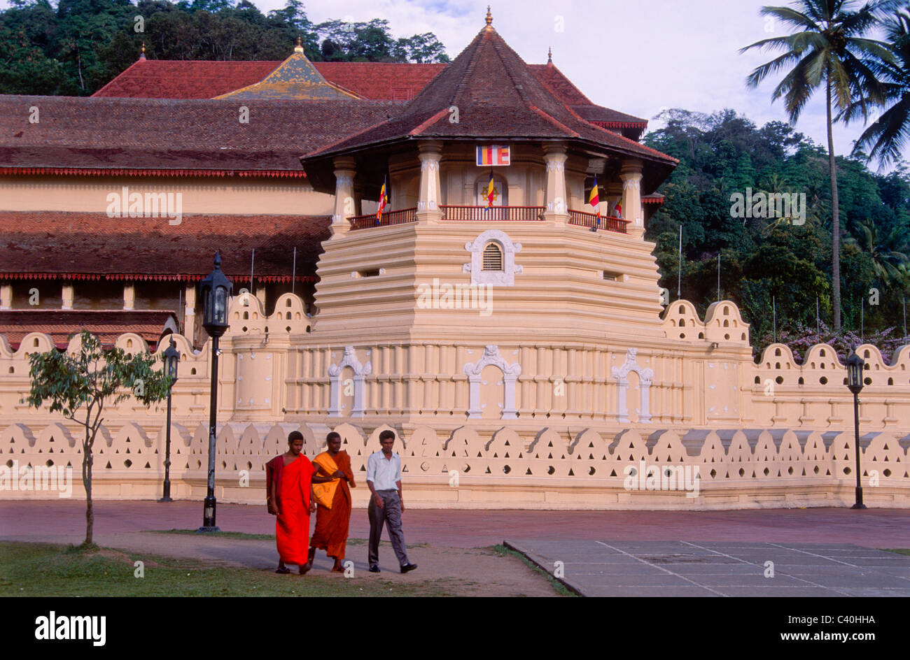 The Temple of the Tooth Kandy Stock Photo - Alamy