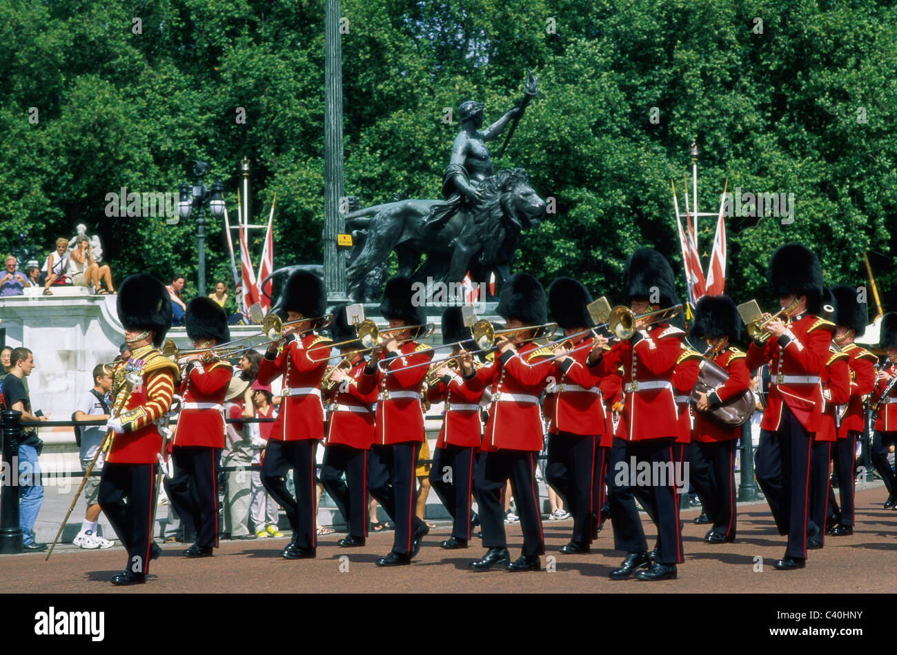 Buckingham, Buckingham palace, Ceremony, Changing, Changing of the ...