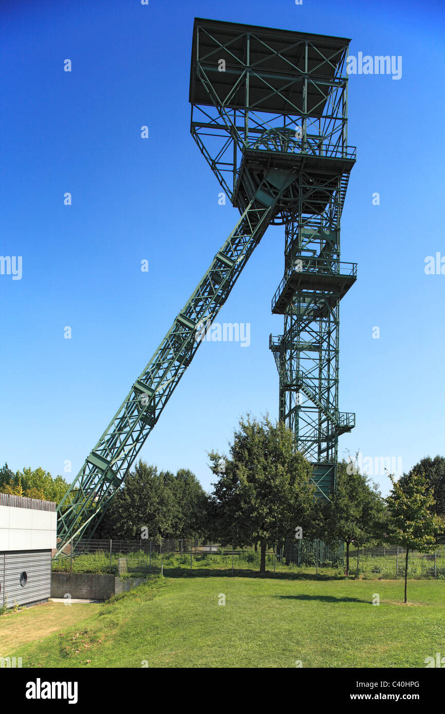 Lower shaft headframe hi-res stock photography and images - Alamy