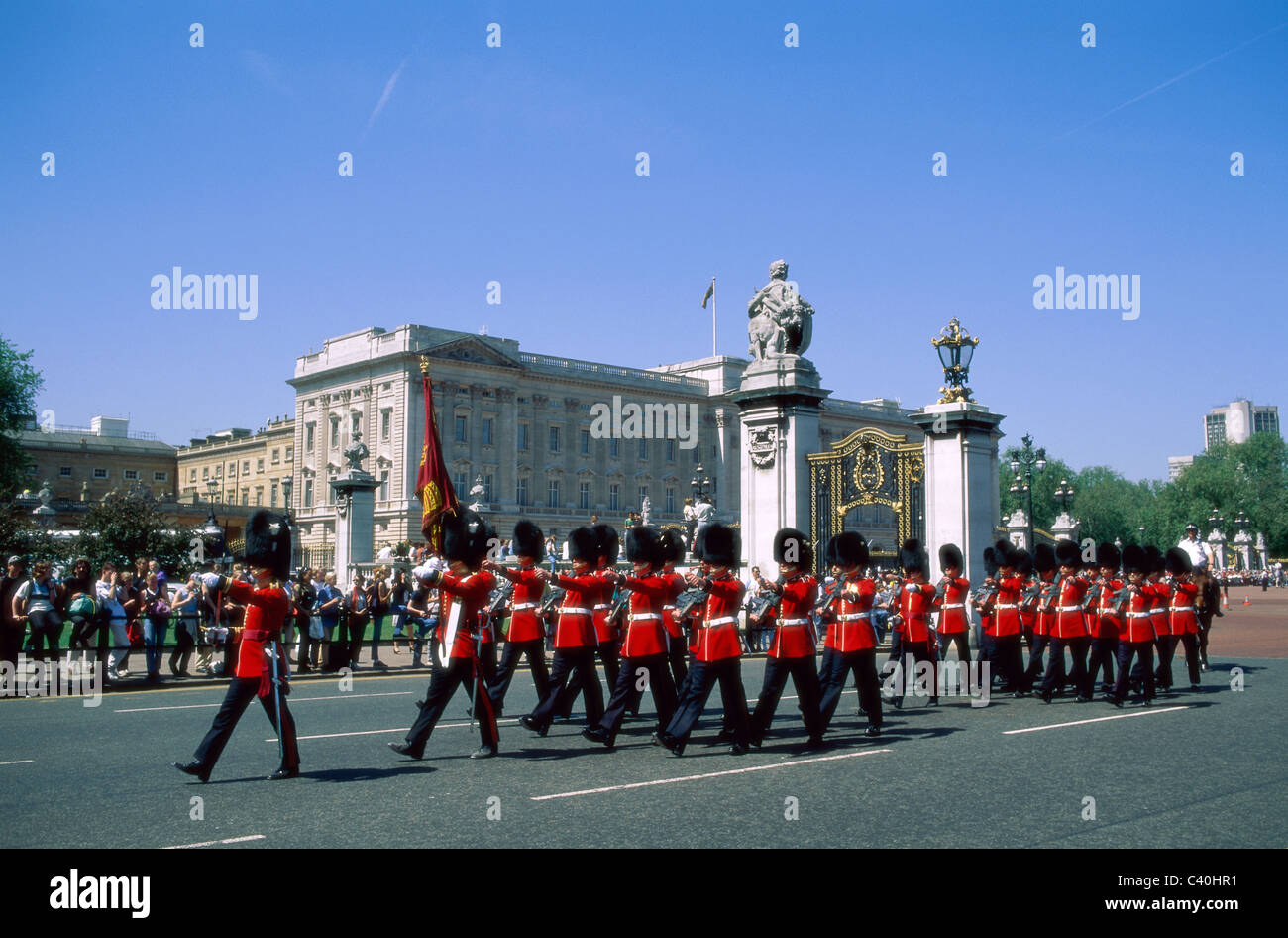Buckingham, Changing, Changing of the guard, Conformity, England ...