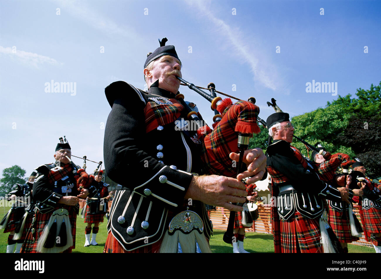 Bagpipers bagpipes men hi-res stock photography and images - Alamy