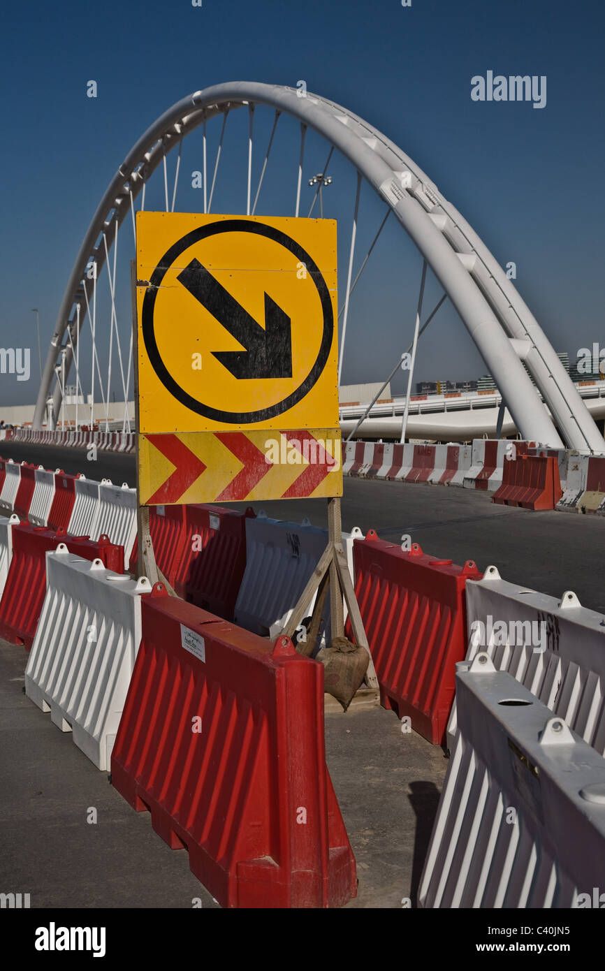 Bridge Construction al raha beach resort abu dhabi Stock Photo - Alamy