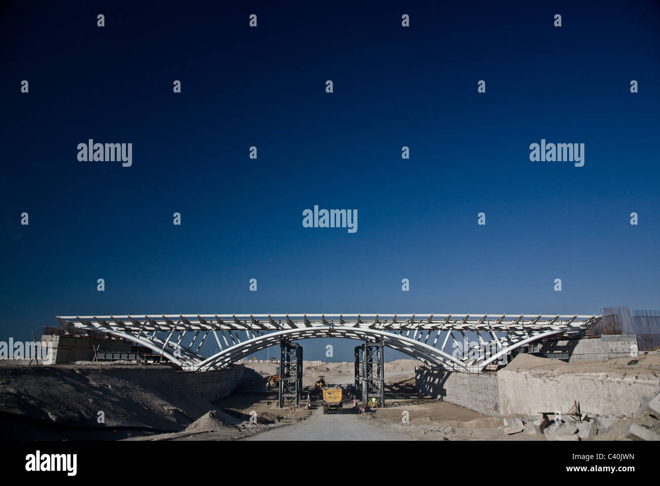 Bridge Construction al raha beach resort abu dhabi Stock Photo - Alamy