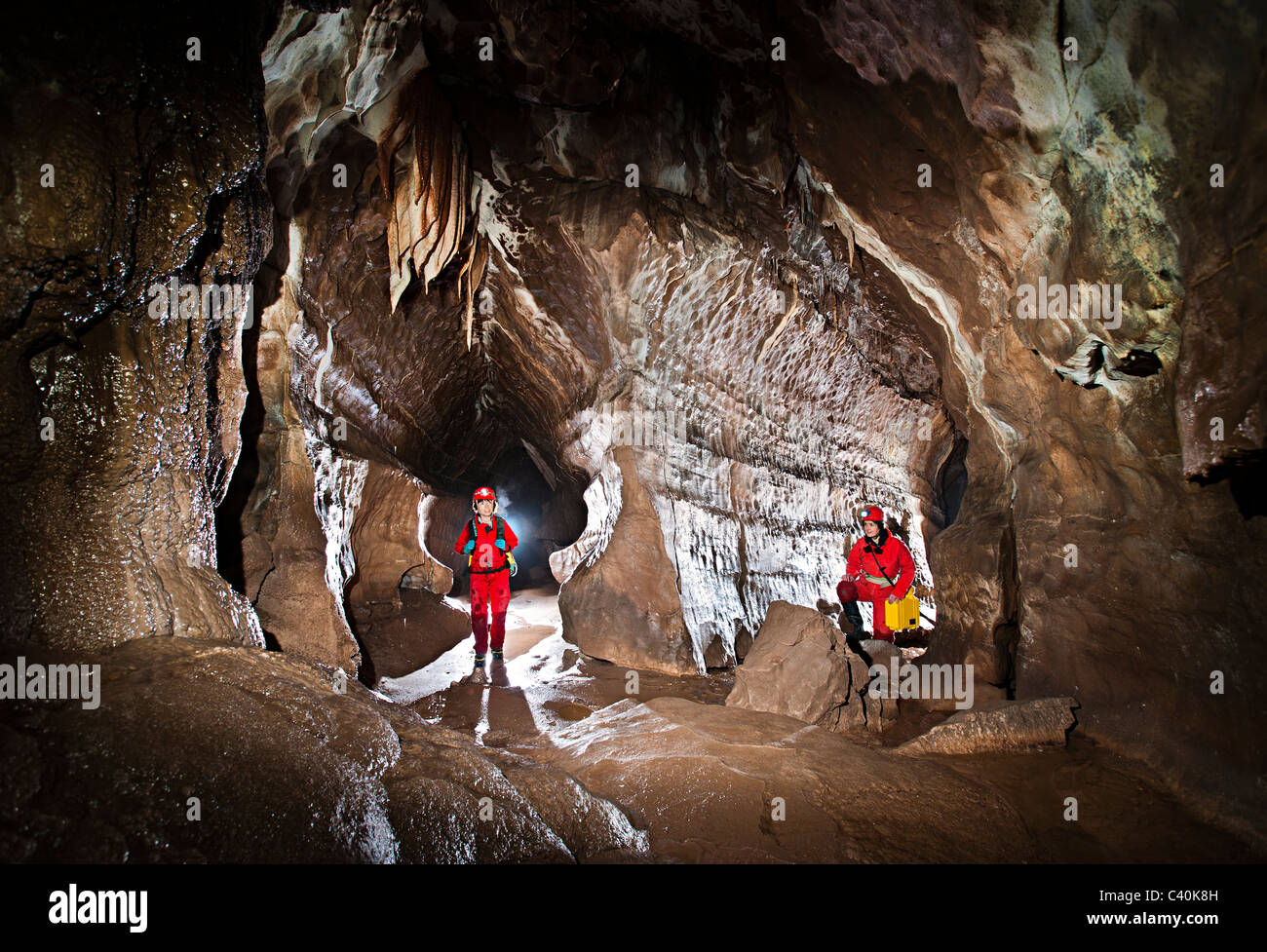 Woman caving spelunking cave hi-res stock photography and images - Alamy