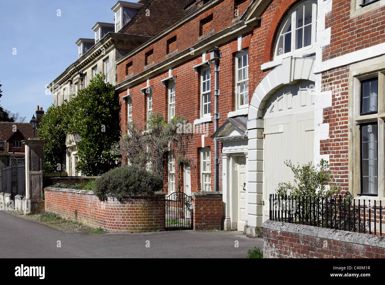 CATHEDRAL CLOSE. SALISBURY. WILTSHIRE. ENGLAND. UK Stock Photo - Alamy