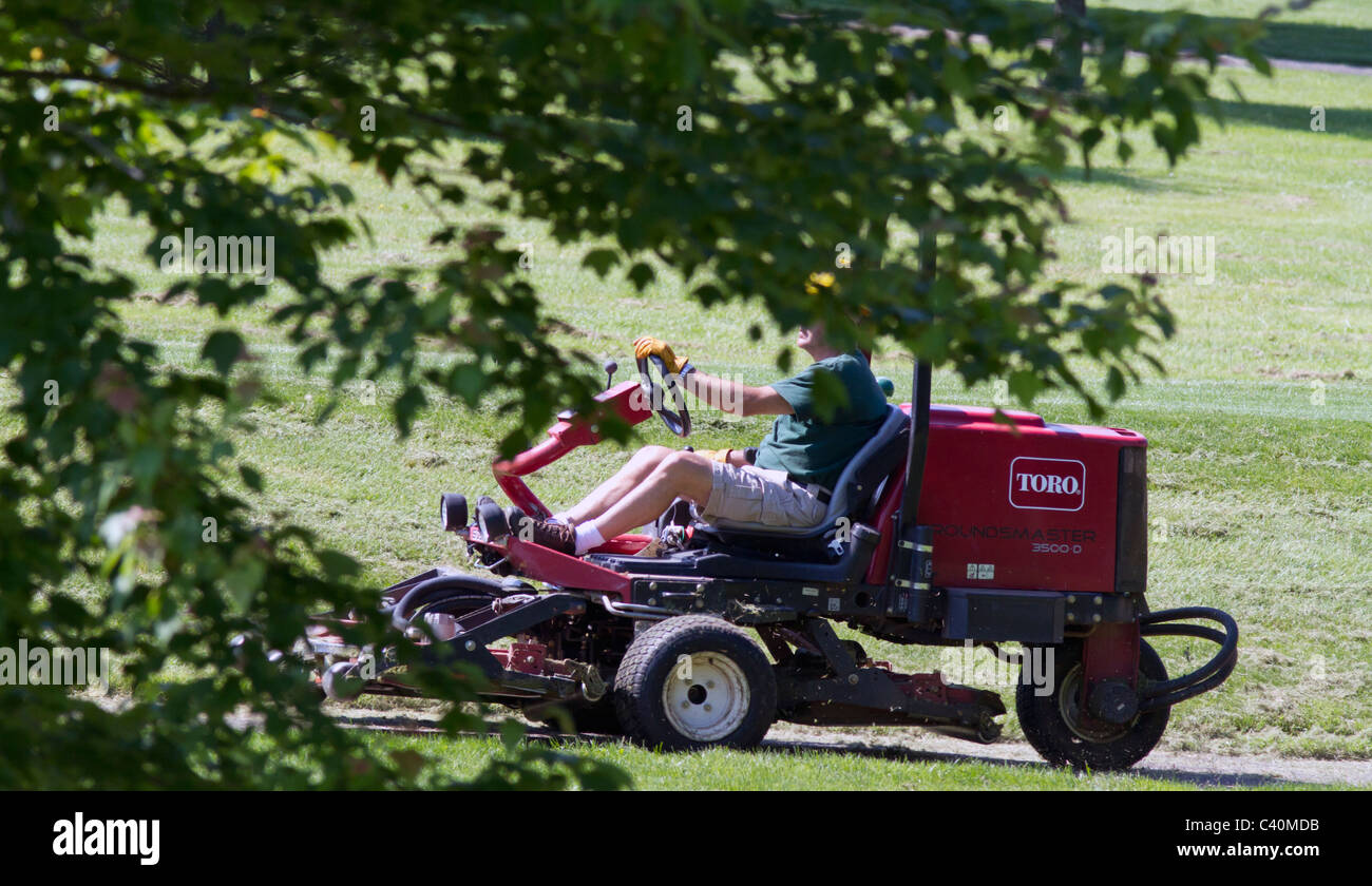 Toro mower hi-res stock photography and images - Alamy