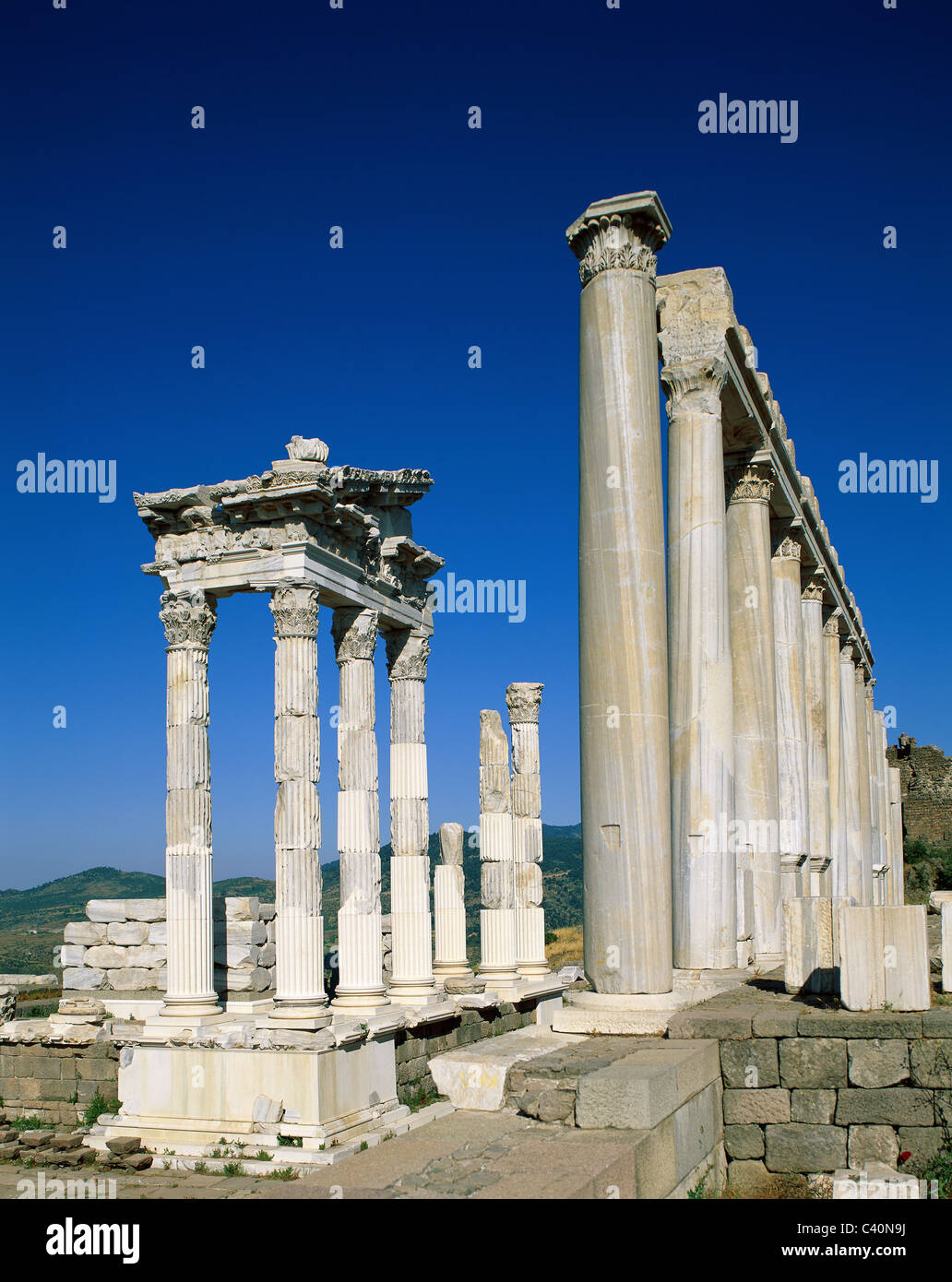 Architecture, Columns, Holiday, Landmark, Middle east, Pergamun, Ruins ...