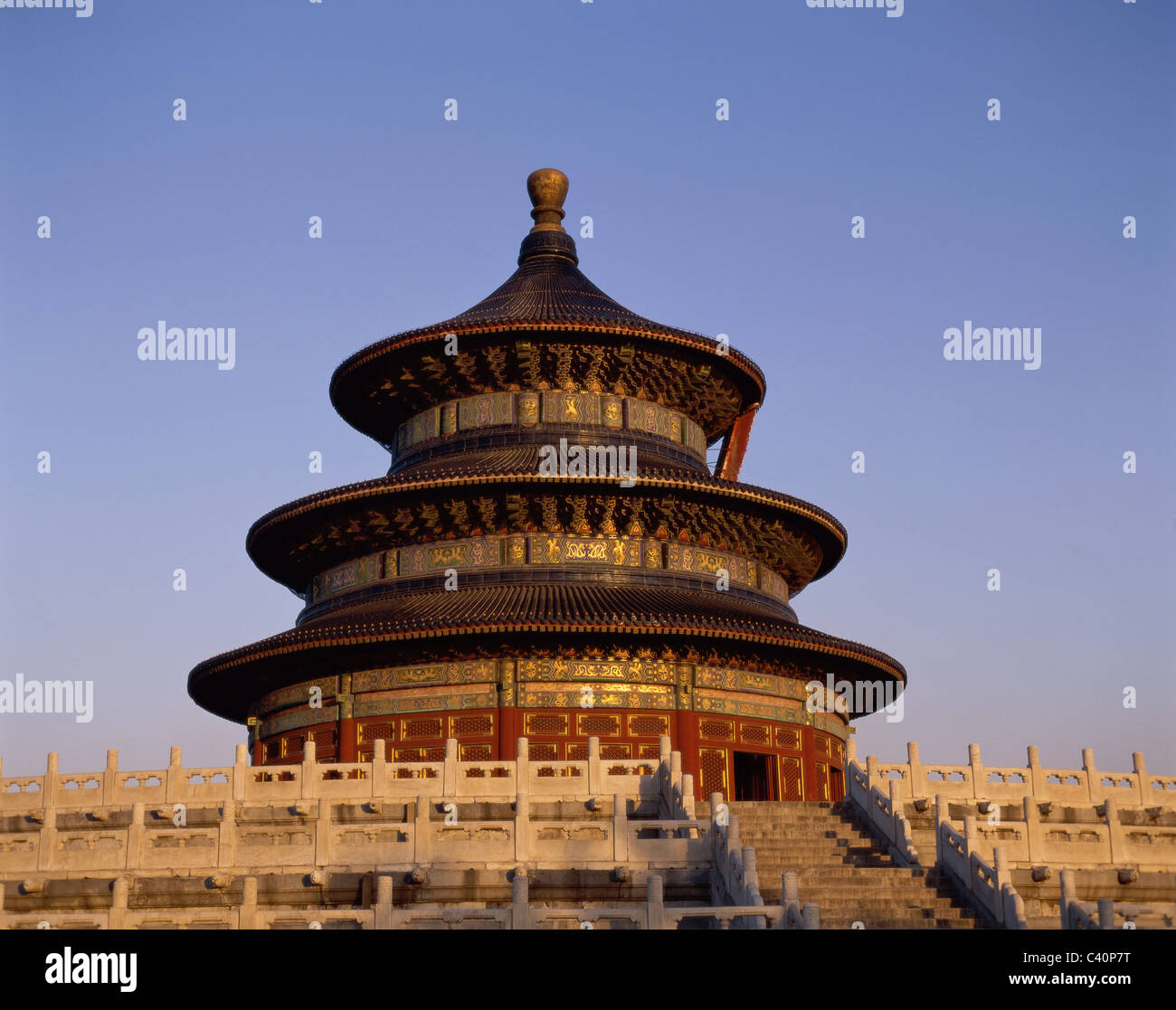 Circular shrine hi-res stock photography and images - Alamy