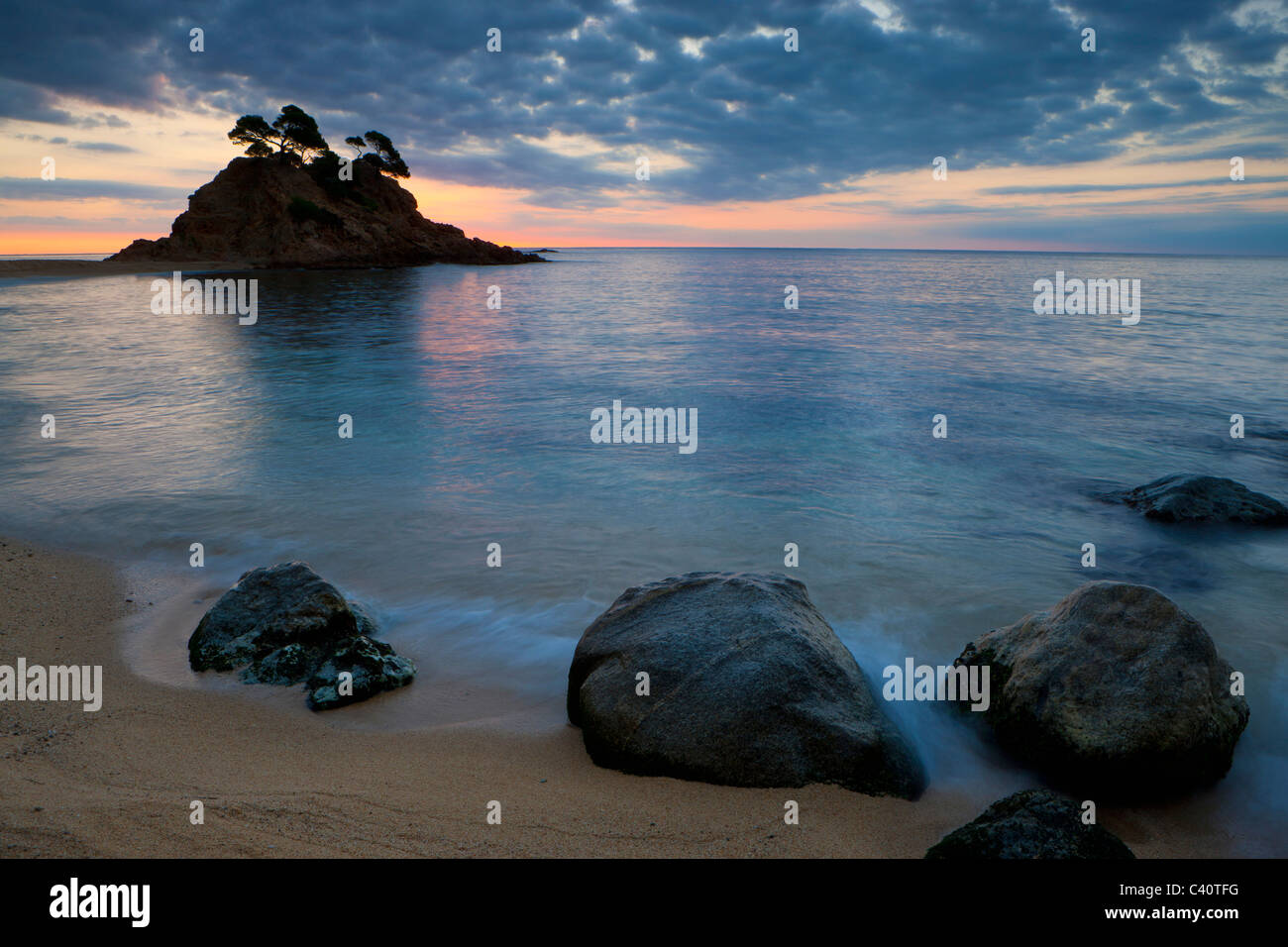 Cap roig hi-res stock photography and images - Alamy