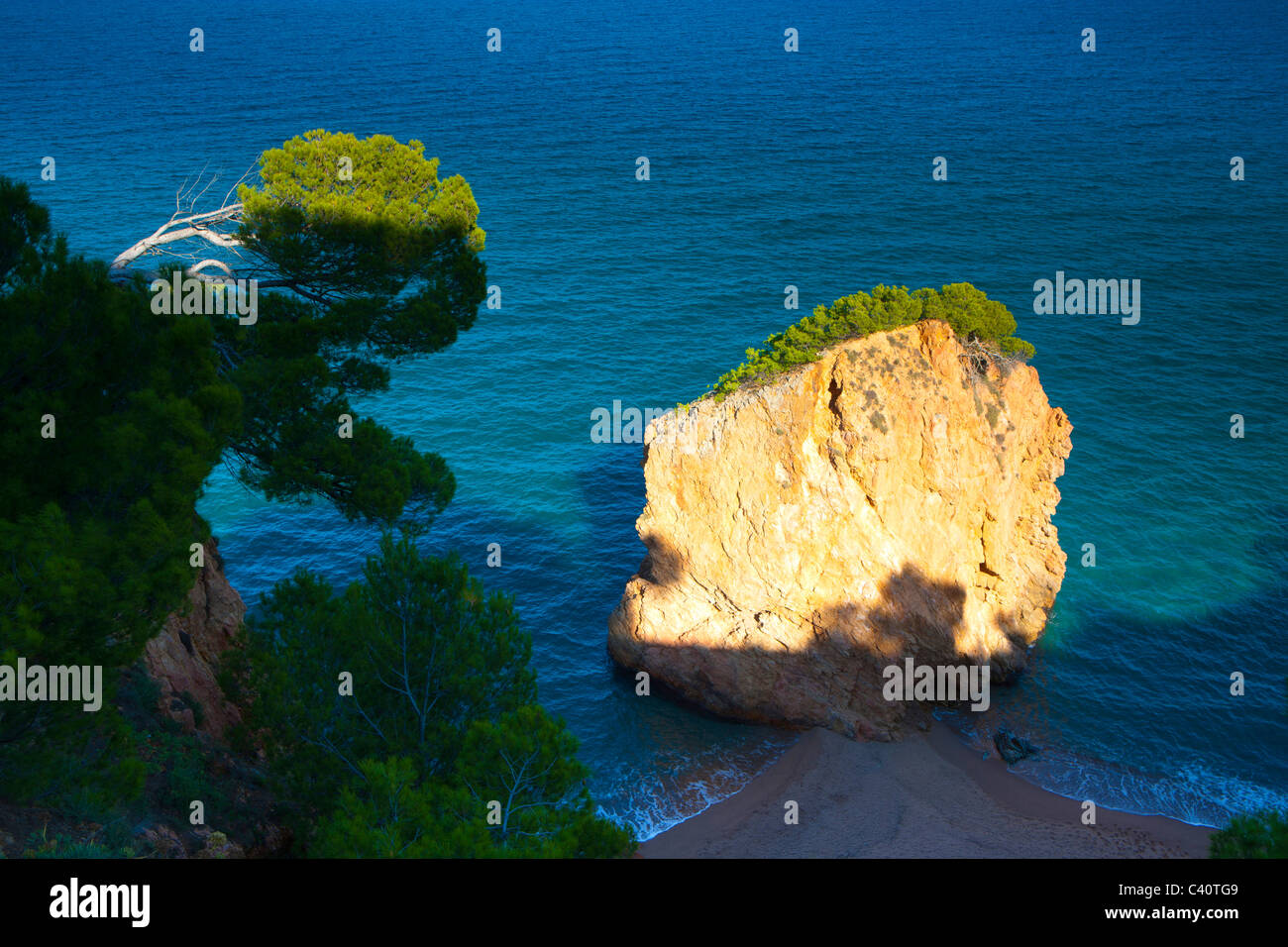 Illa roja hi-res stock photography and images - Alamy