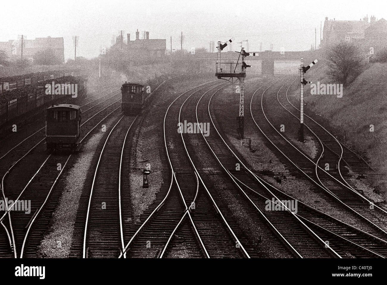 Shunting signals hi-res stock photography and images - Alamy