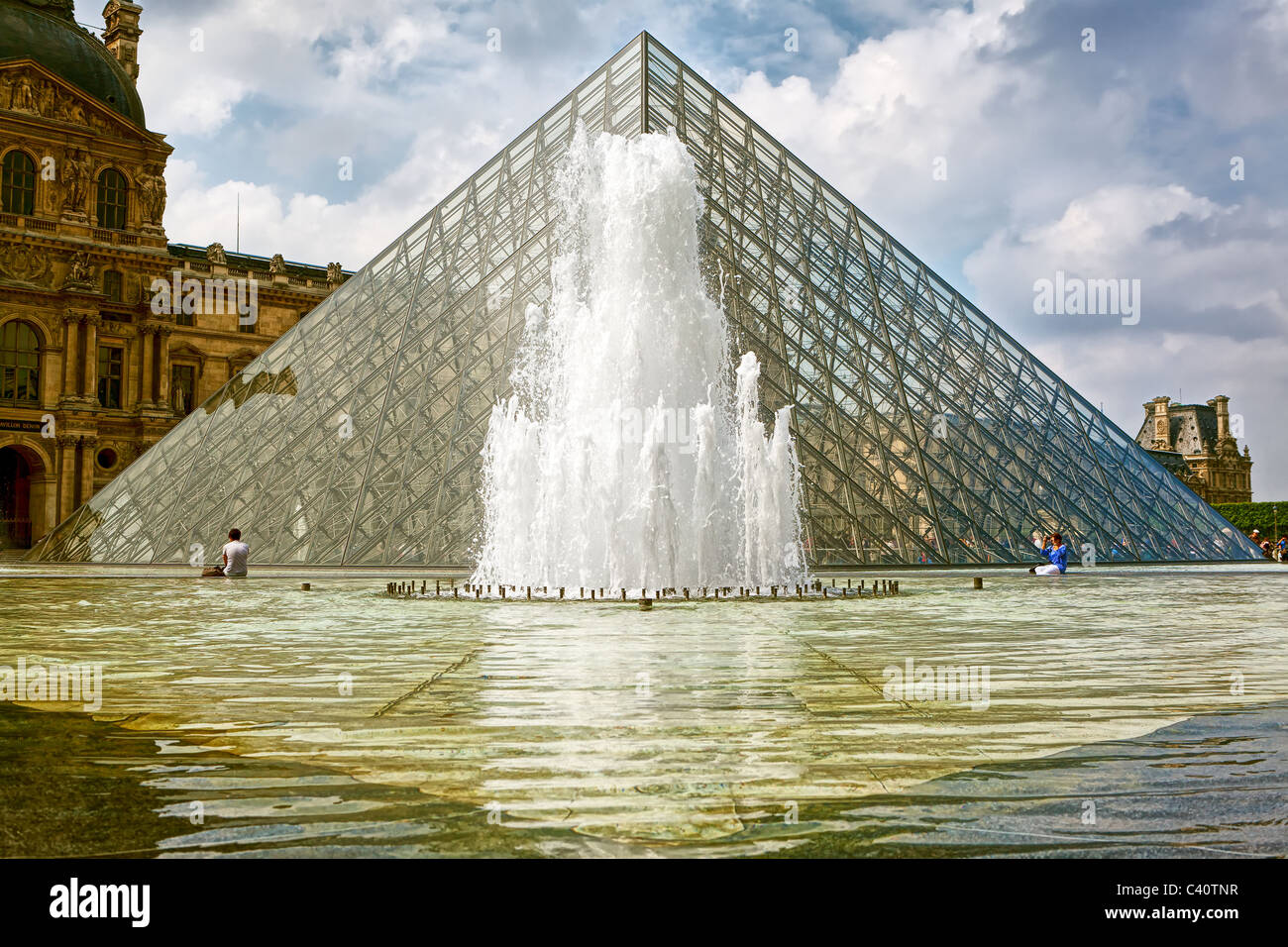Louvre Glass Pyramid, Paris Stock Photo - Alamy