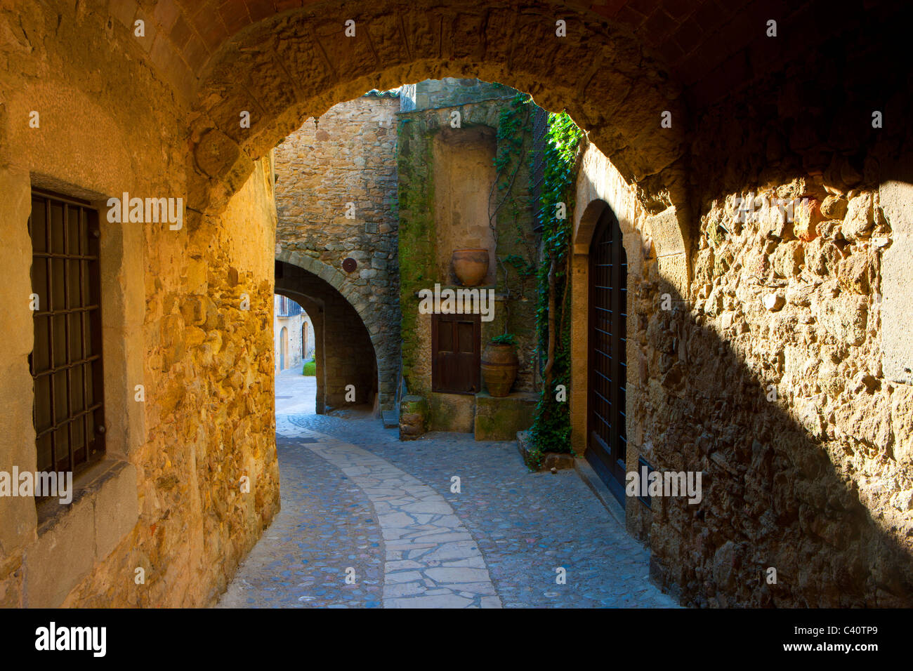 Pals, Spain, Europe, Catalonia, Costa Brava, village, lane, houses ...