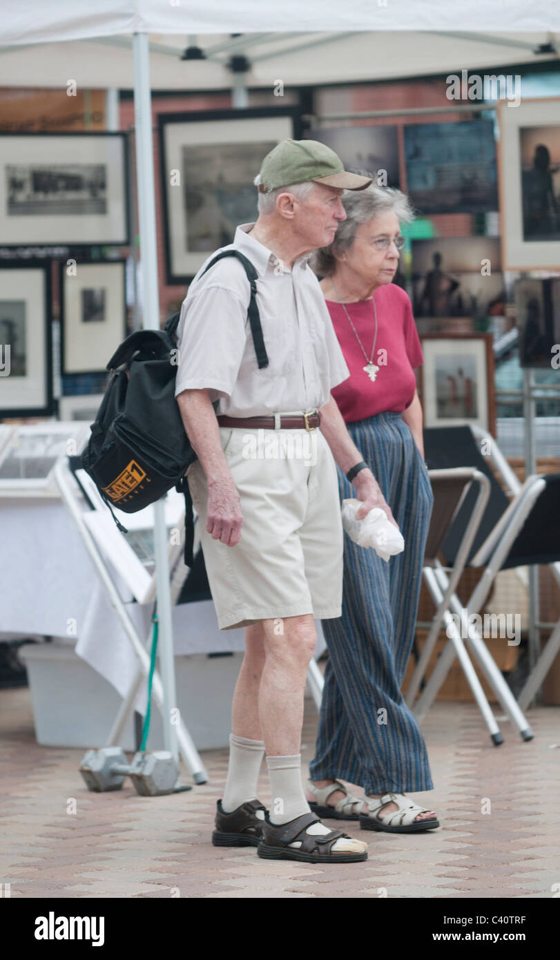 Washington dc people walk hi-res stock photography and images - Alamy