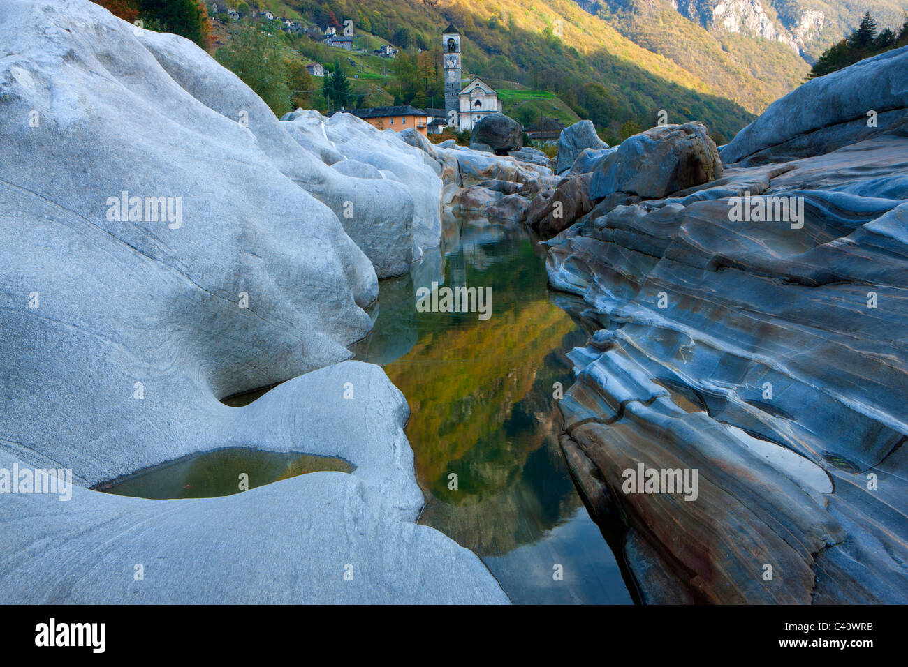 Lavertezzo switzerland rock church lavertezzo hi-res stock photography ...