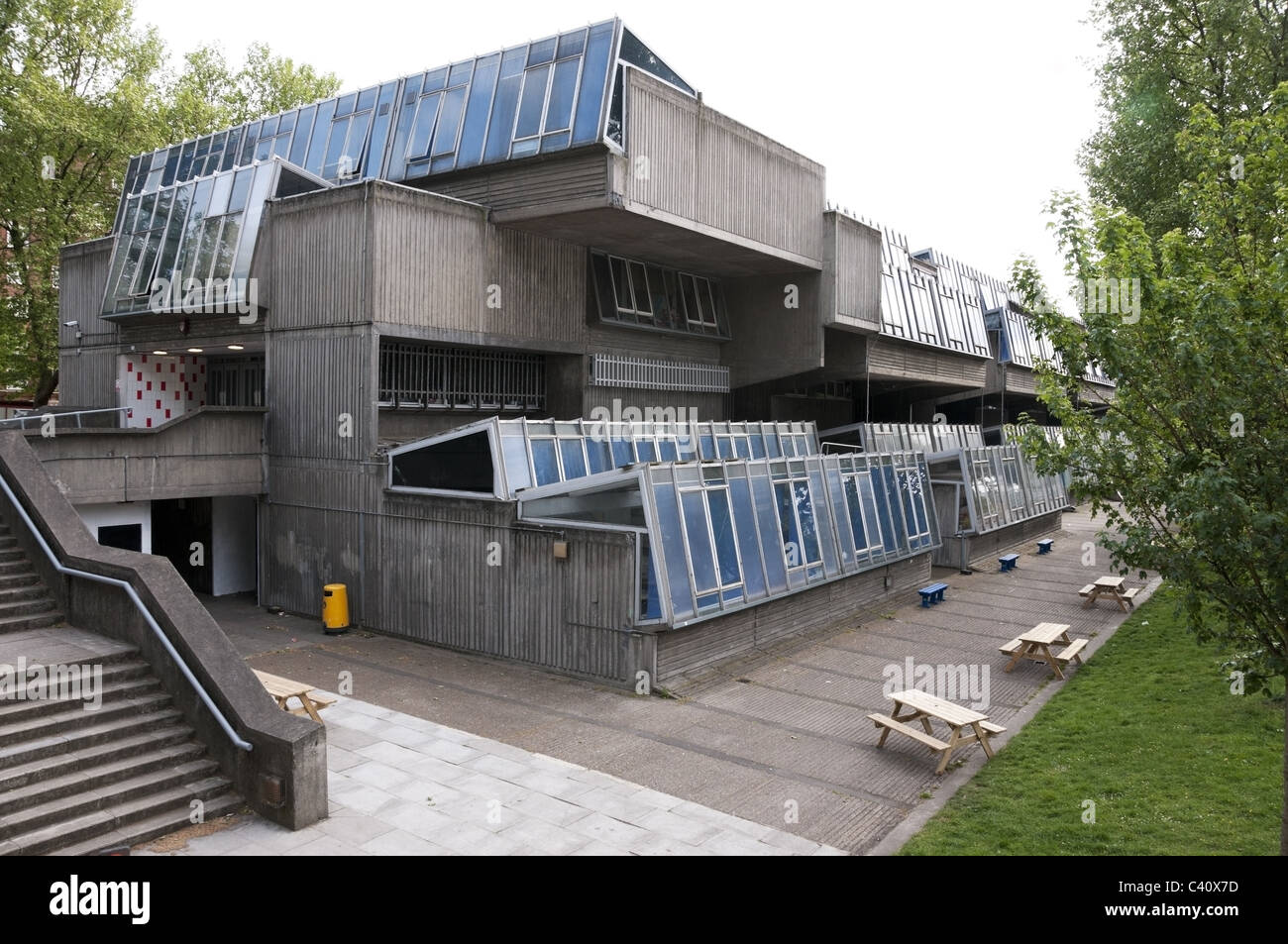 Pimlico Academy side Entrance, Brutalist style architecture, London ...