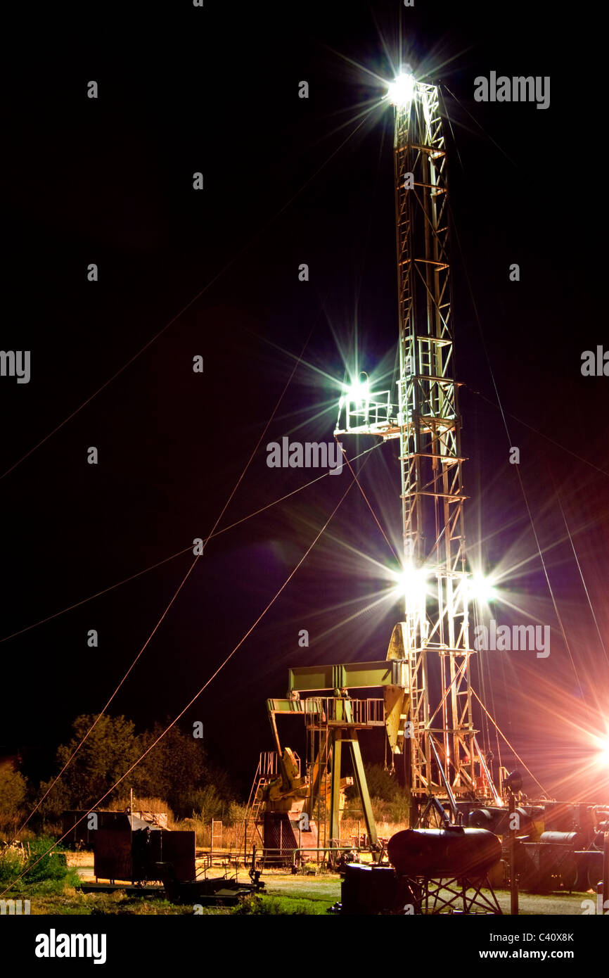 Drilling Rig Night High Resolution Stock Photography and Images - Alamy