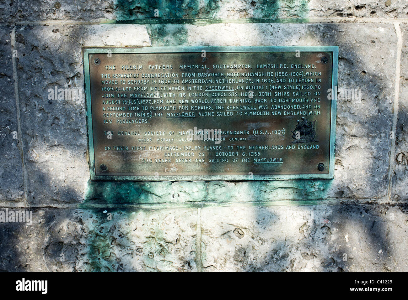 pilgrim fathers memorial plaque in Southampton, Hampshire, UK Stock ...