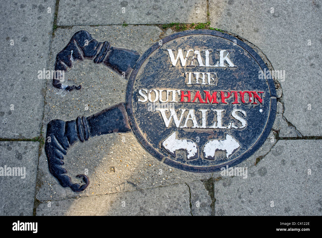 Southampton sign hi-res stock photography and images - Alamy