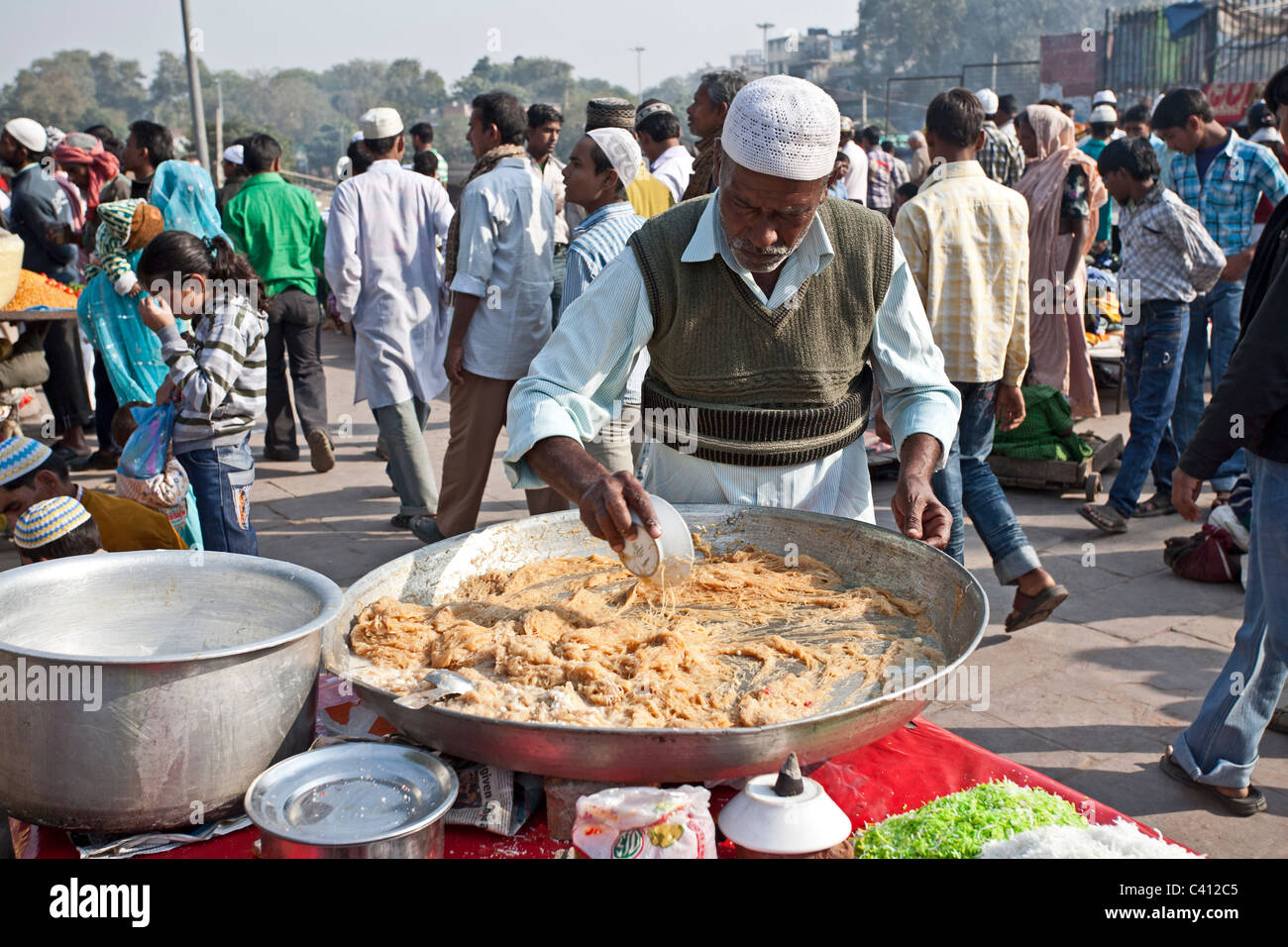 New delhi street hi-res stock photography and images - Alamy