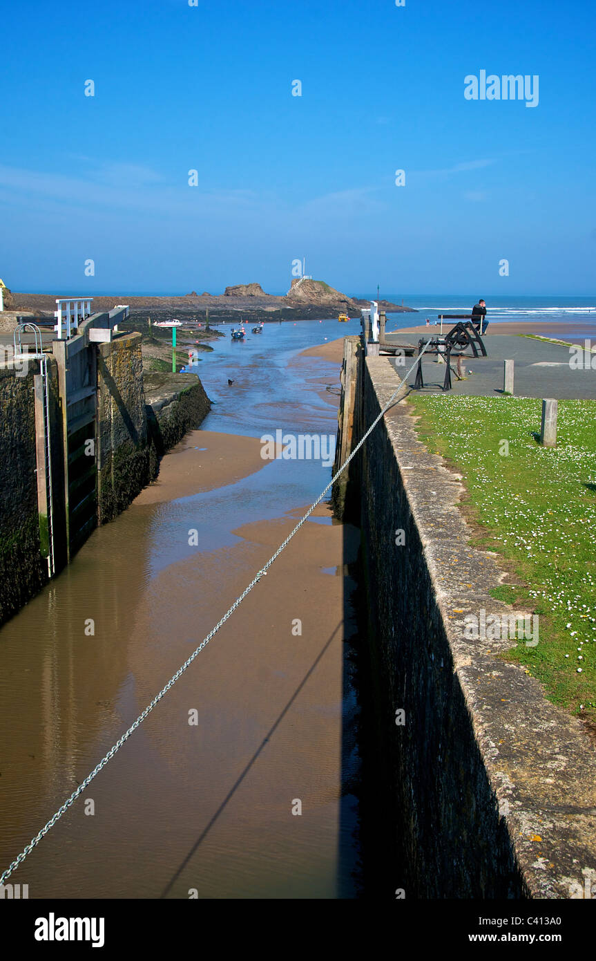 Bude Cornwall UK Canal Sea Lock Sealock Stock Photo - Alamy