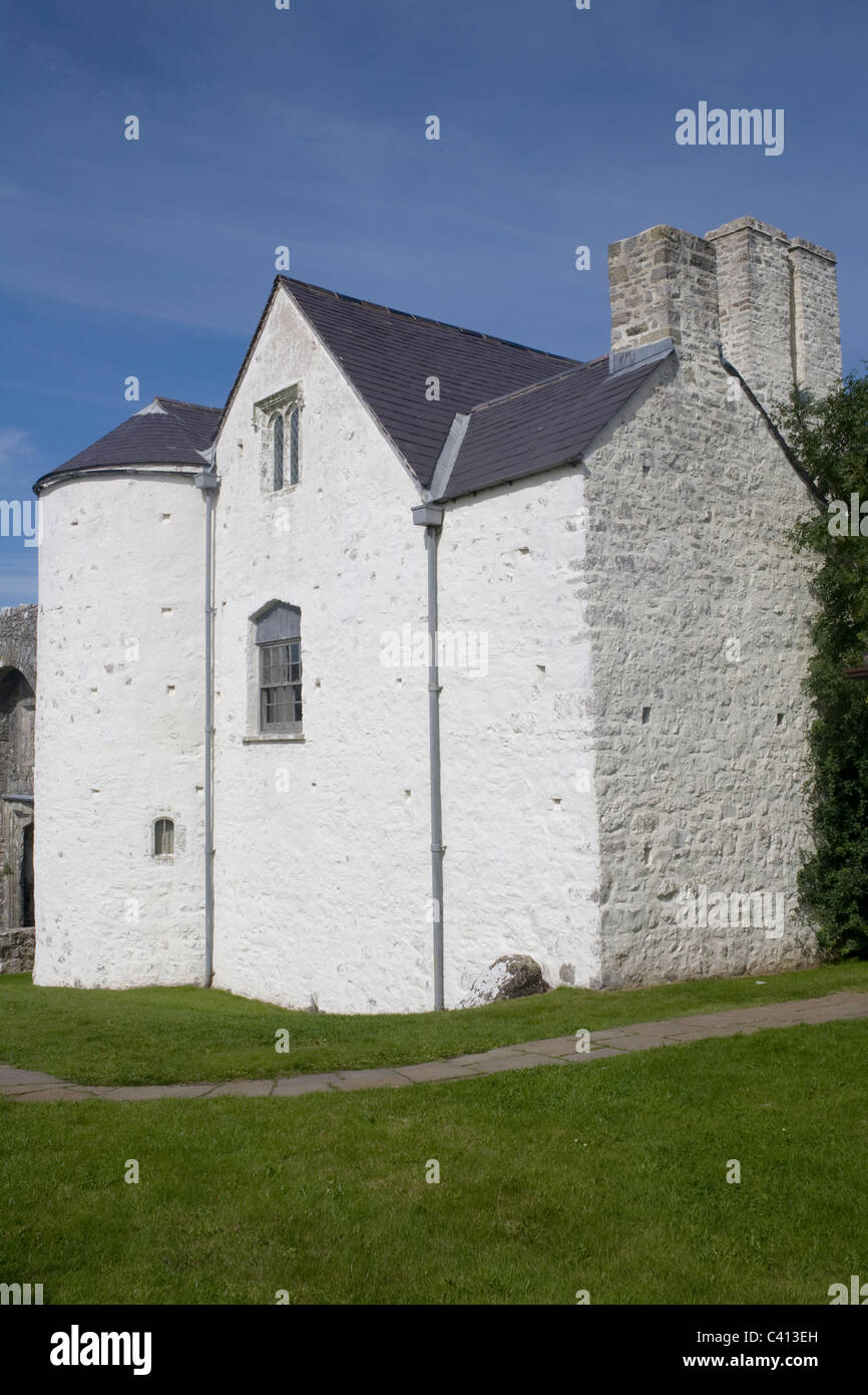 Whitewashed castle hi-res stock photography and images - Alamy