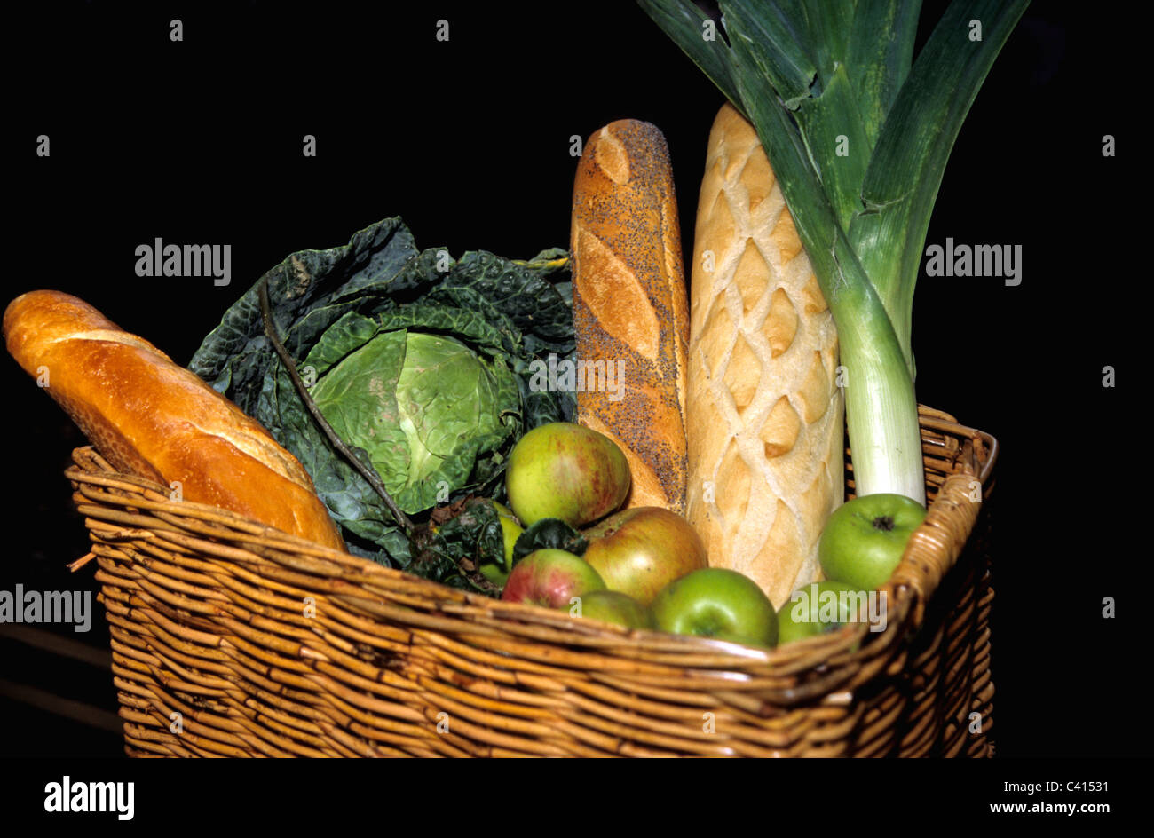 Church flowers harvest festival hi-res stock photography and images - Alamy