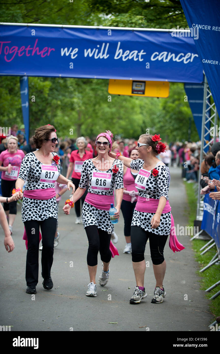Women running race hi-res stock photography and images - Alamy