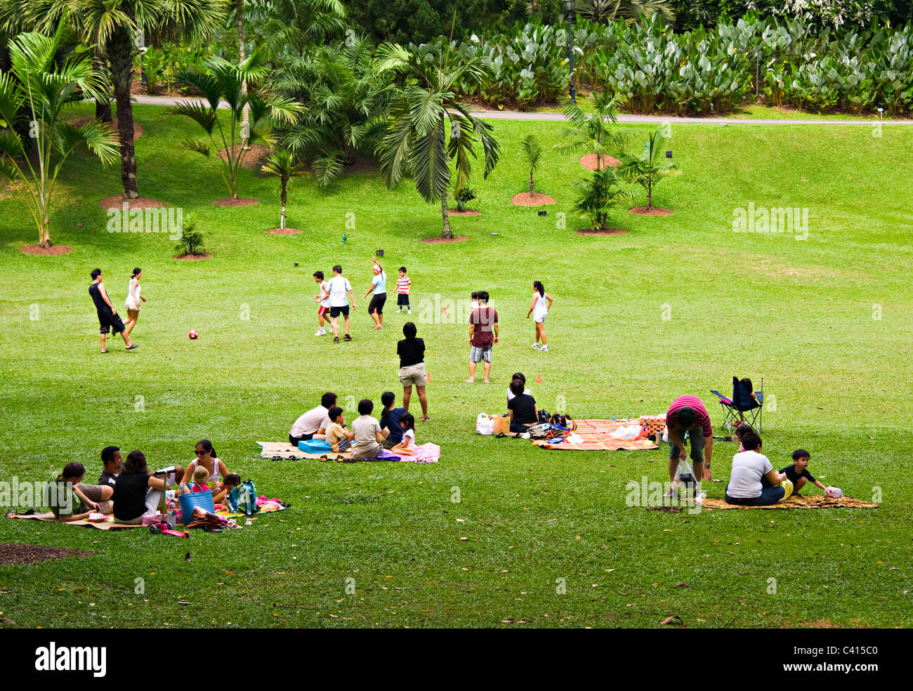 Singaporian Residents Relaxing in The Singapore Botanic Gardens ...